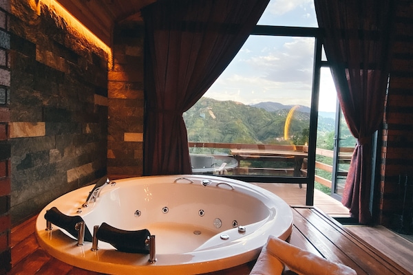 Quarto Deluxe | Banheira de hidromassagem
