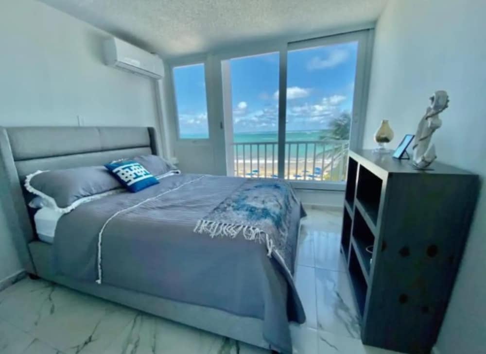 Apartamento Vista Al Mar En Isla Verde - San Juan