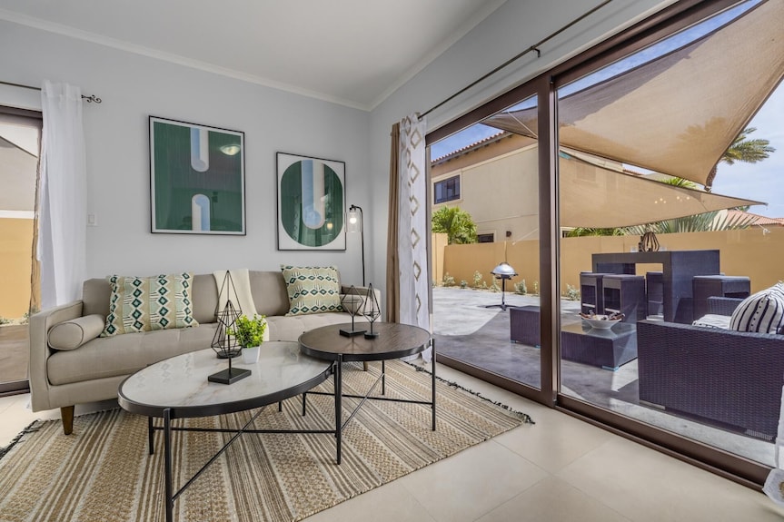 New Modern 2 Bedroom Townhome @ Gold Coast - Caribbean