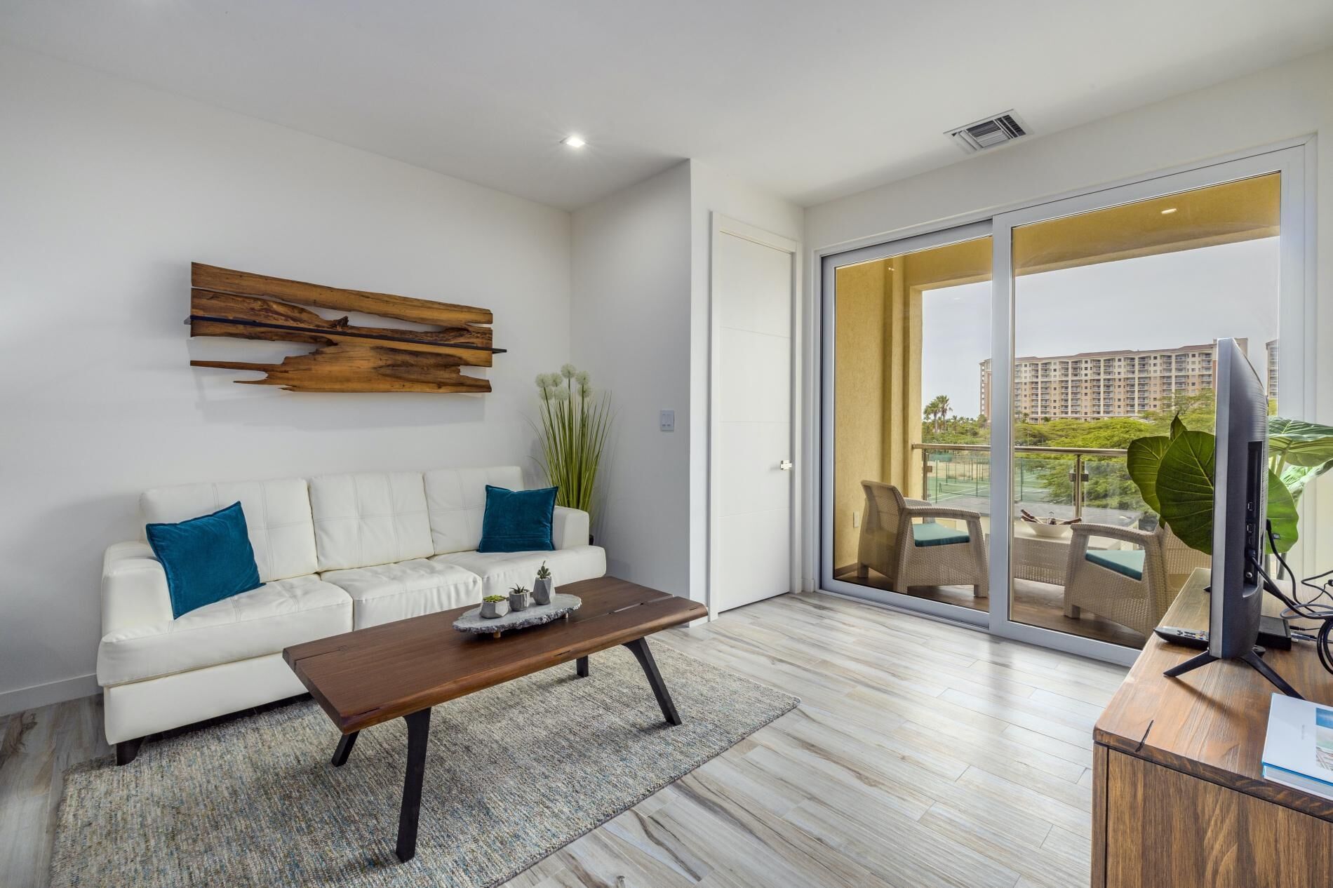 New 2br Condo In  Of Palm Beach! Walk 2 Beach! - Aruba