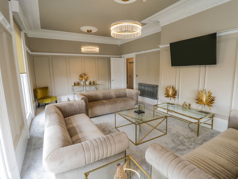 Railway House, Family Friendly, With Hot Tub In Scarborough - Scarborough