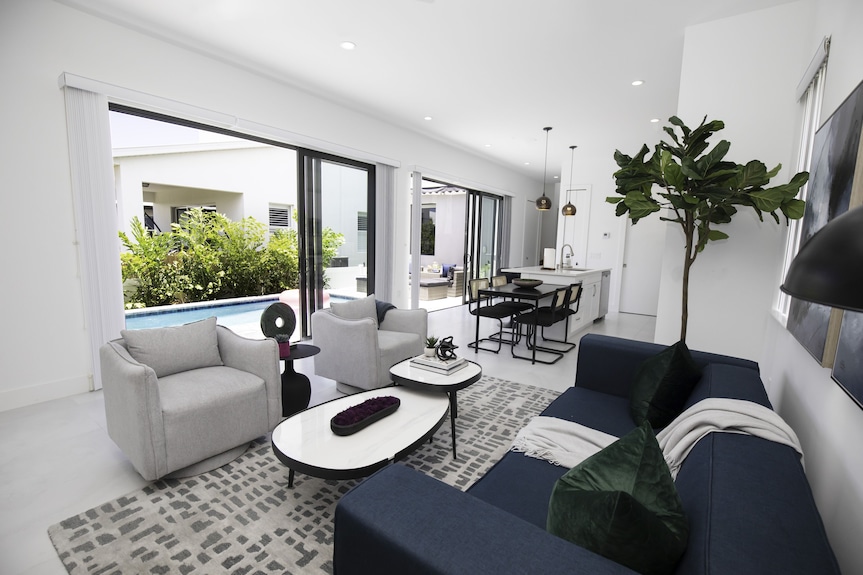 The Lounge. Heated Pool! 10 Minutes To 5th Ave And Beach! - Naples, FL