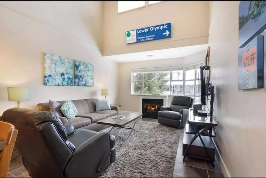 Ski-in/ski-out 2bedr 2bath Upper Village Condo Next To Fairmont Hotel - Whistler Blackcomb