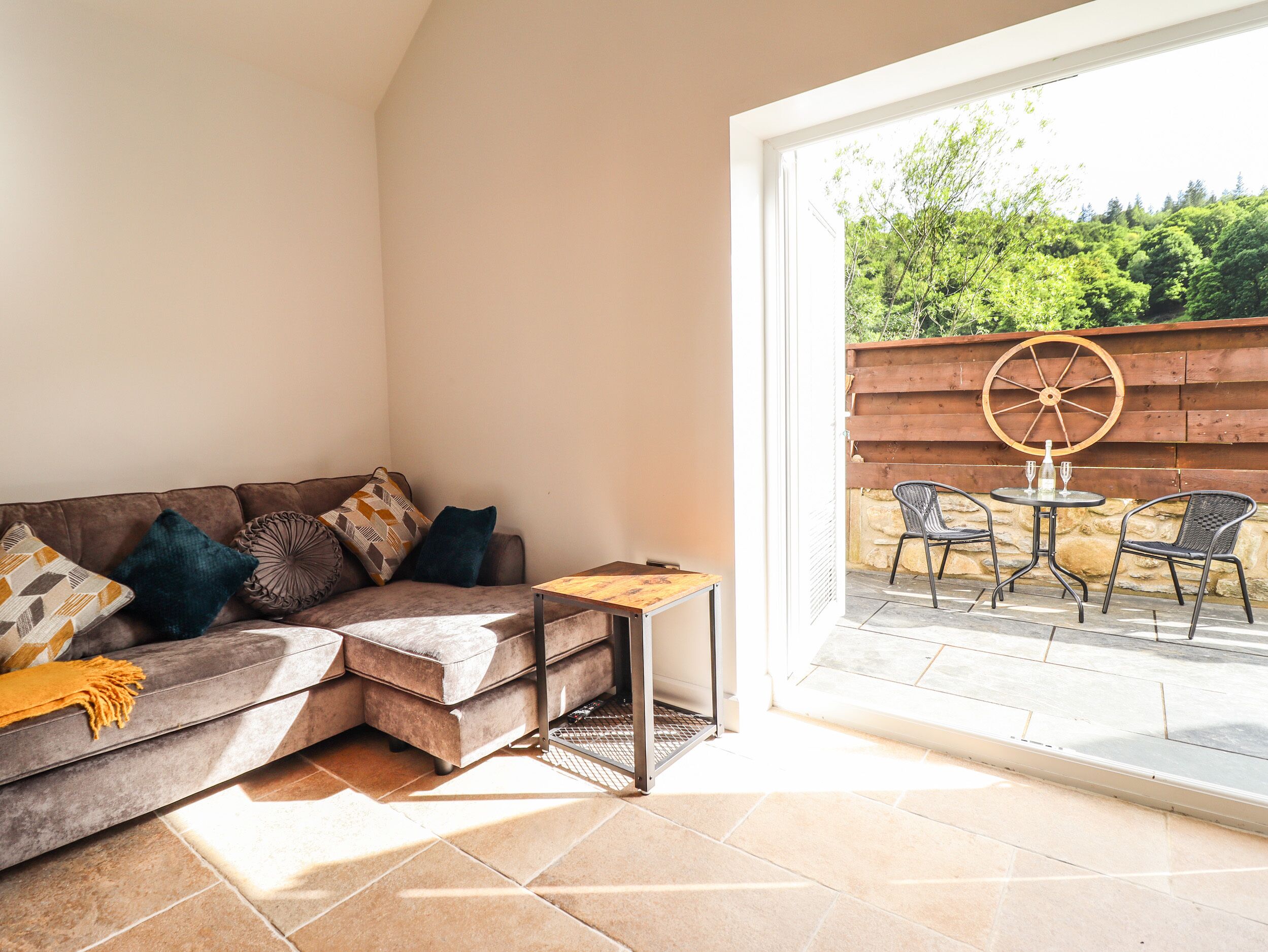 Glyndwr, Romantic, With Hot Tub In Betws-y-coed - Betws-y-Coed