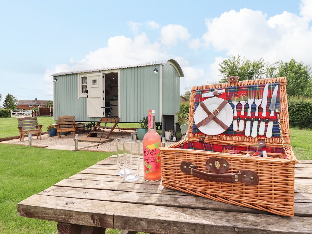 Honeybee Lodge - Woodhall Spa