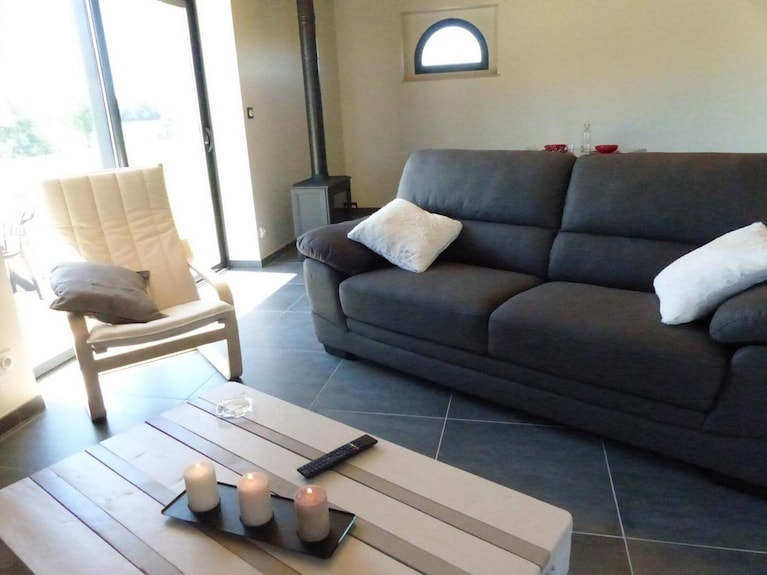 Gîte Moderne à La Ferme Avec Cheminée Et Wifi - Allier