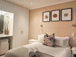 Casa Familiar | 4 quartos, cofre no quarto, com mobília individualizada 
