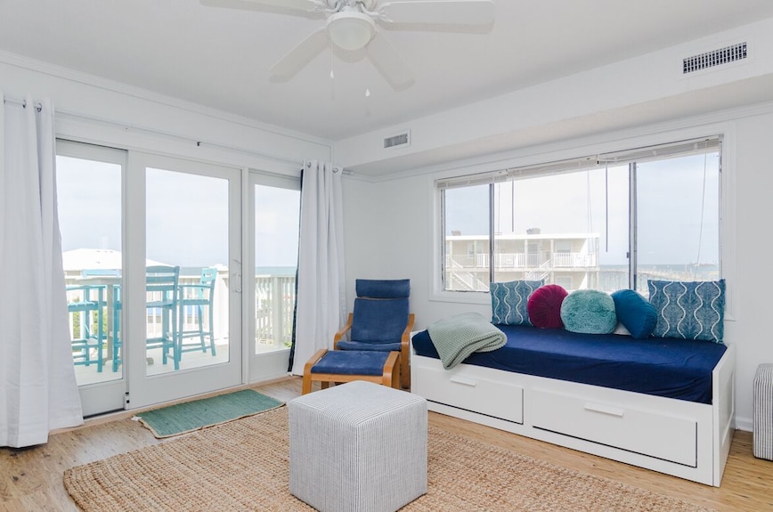 Lovely 1 Br Condo Overlooking Freeman Park - C256 - 사우스포트