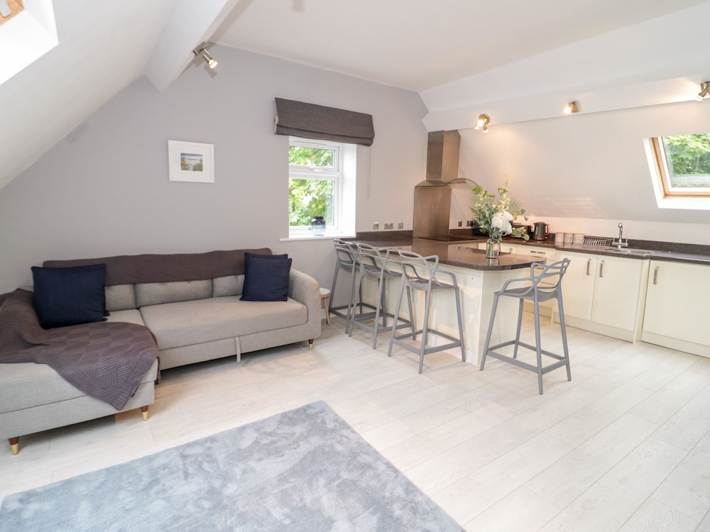 1 Old Kingdom Hall - Anglesey