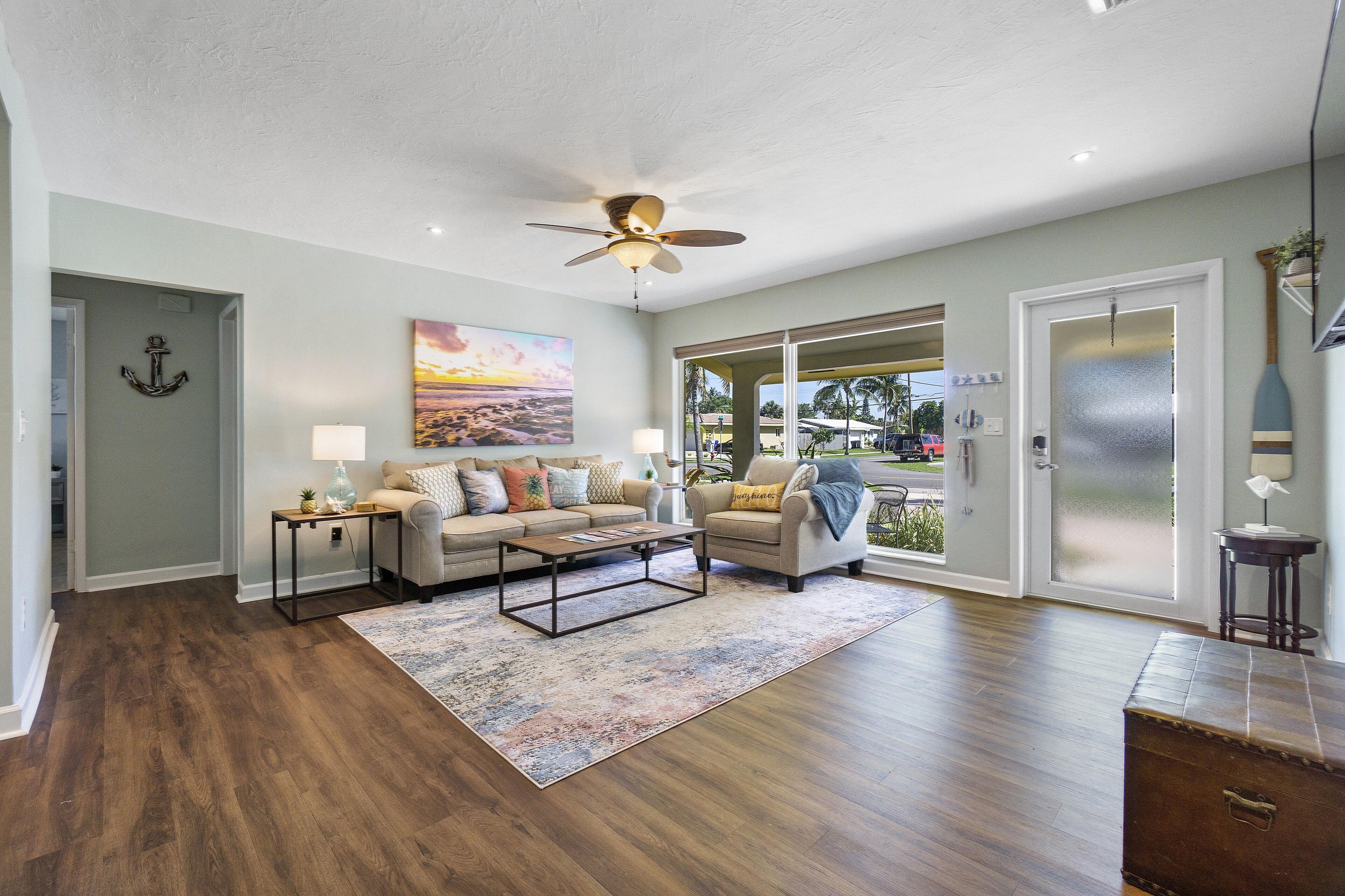 Remodeled Home W/ Hot Tub In Pompano Beach! 3 Bedrooms & 2 Full Bathrooms - Pompano Beach, FL