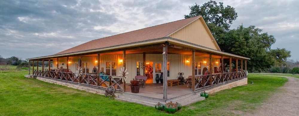 Round Top Hotel - Round Top, TX