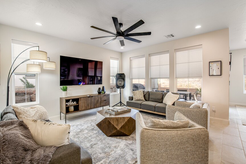 Brand New Townhome With Shaded Patio, Desert Views, Central Ac & Great Location - Washington, UT