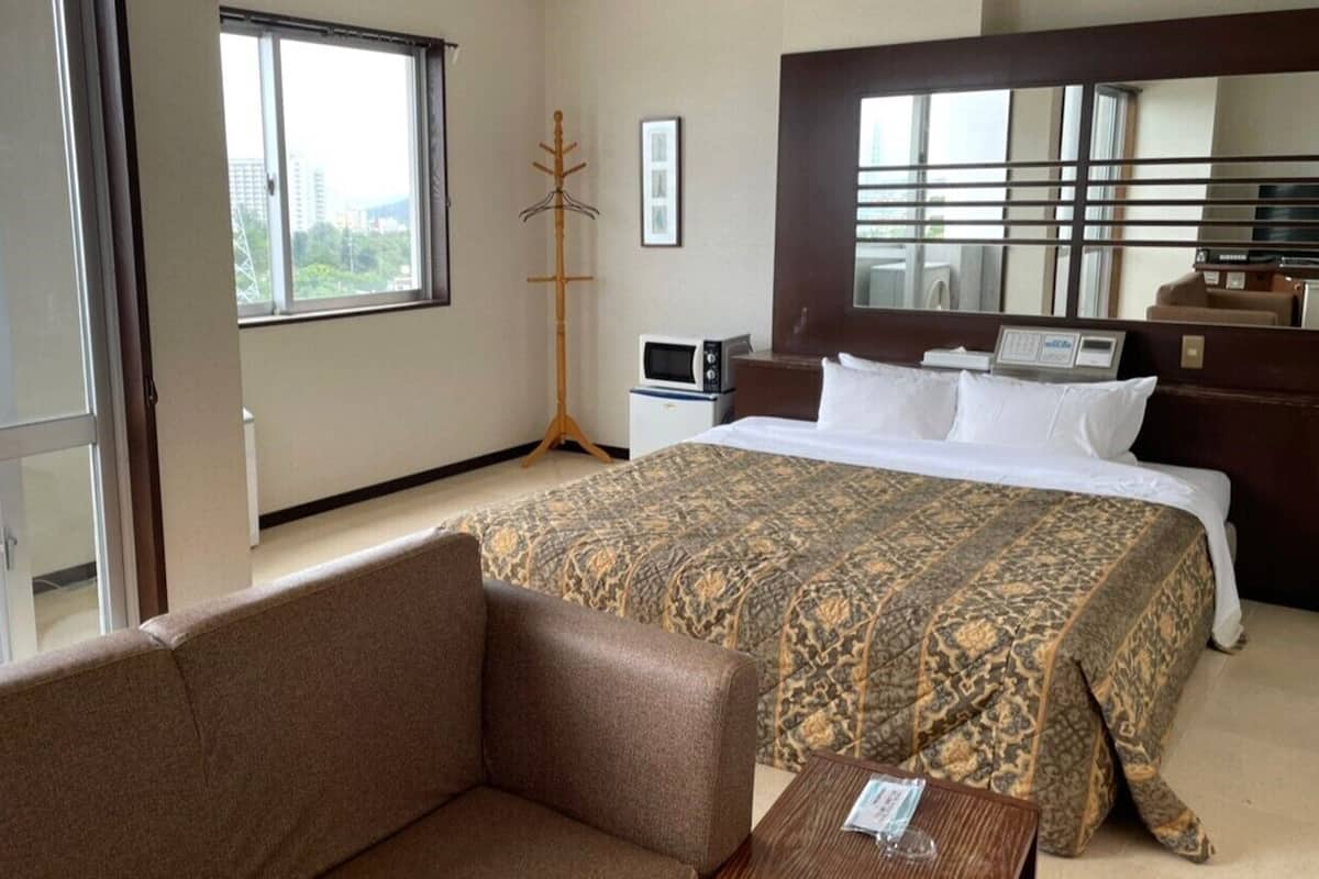 Cortinas blackout, quartos à prova de som, individualmente decorados