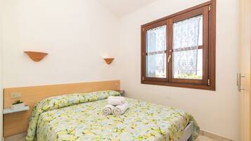 Apartamento Familiar, vários quartos (Il Borgo Vip D9 700m From The Beach) | 2 quartos, roupa de cama fornecida