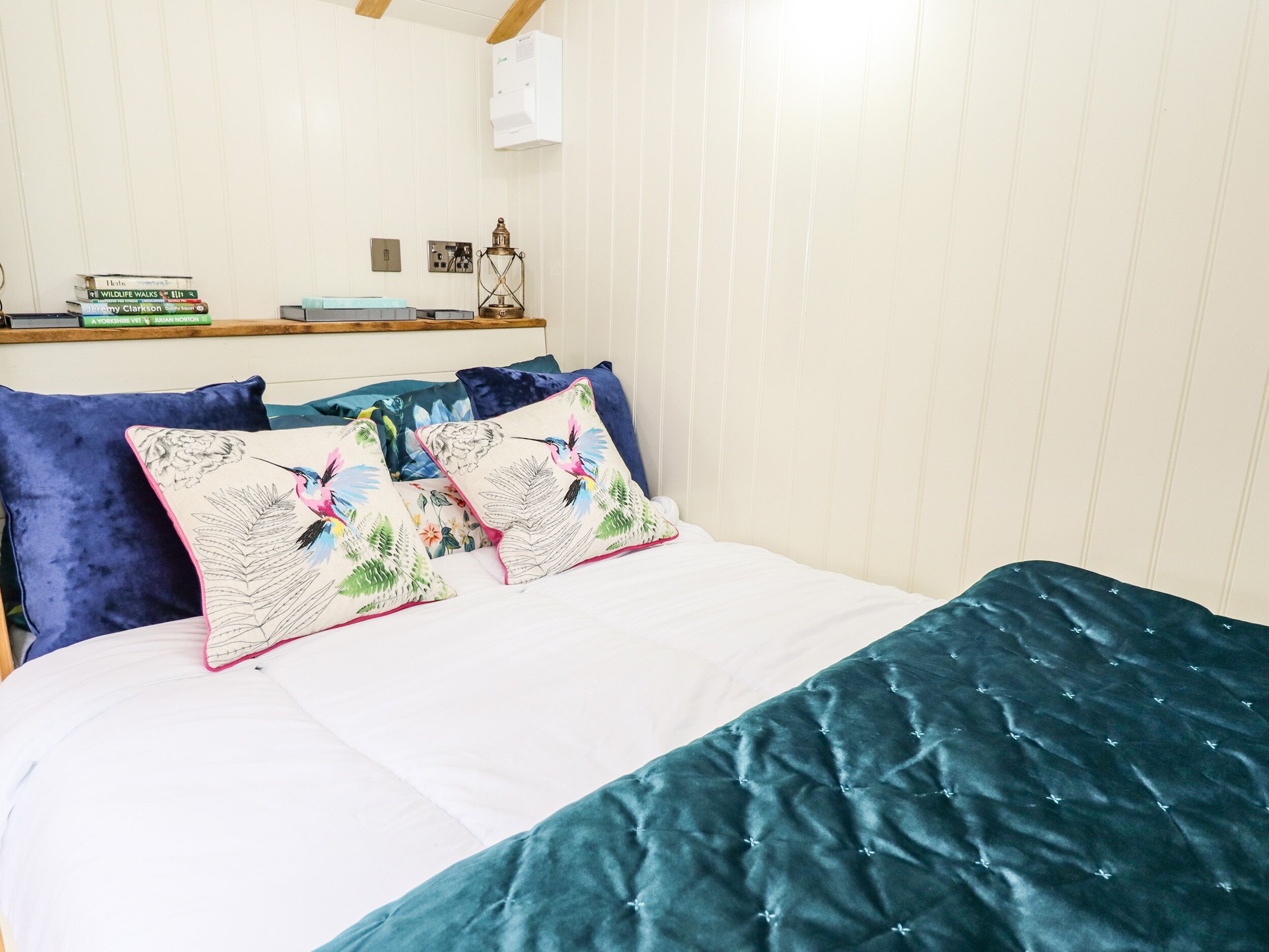 Honeybee Lodge, Pet Friendly, With A Garden In Woodhall Spa - Woodhall Spa