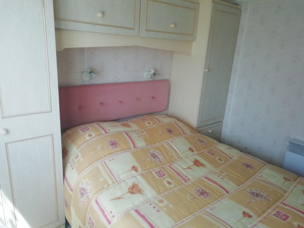 Chalet-type Mobile Home With 15 Square Meter Terrace, View Of The Surrounding Mountains - Brioude