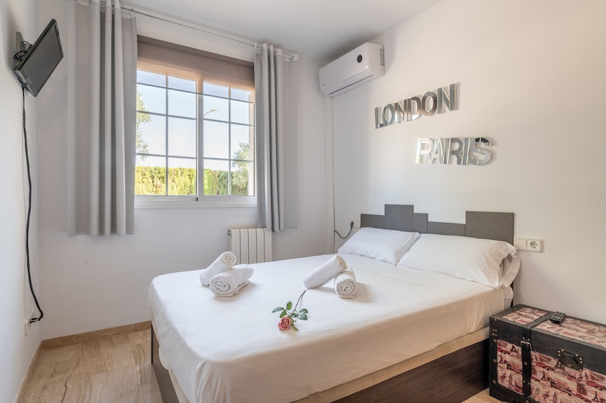 Villa Sayana Con Vistas A La Montaña, Piscina, Jardín Y Wi-fi - Palma