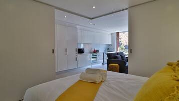 Apartamento (1 Bedroom) | 1 quarto, cofre no quarto, ferro/tábua de engomar