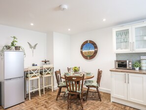 Casa de Campo | Cozinha privada | Uma máquina de lavar louça, utensílios de cozinha 