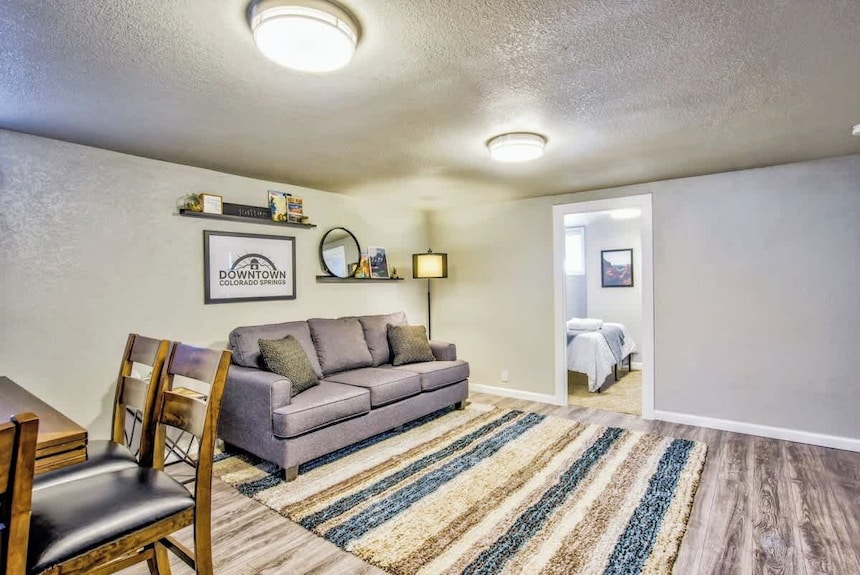 Olympic Flat! Downtown W Hot Tub, Bbq & Fire Pit - Colorado