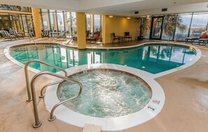 Apartamento em Condomínio Fechado, 3 quartos | Piscina | Piscina interior, piscina exterior