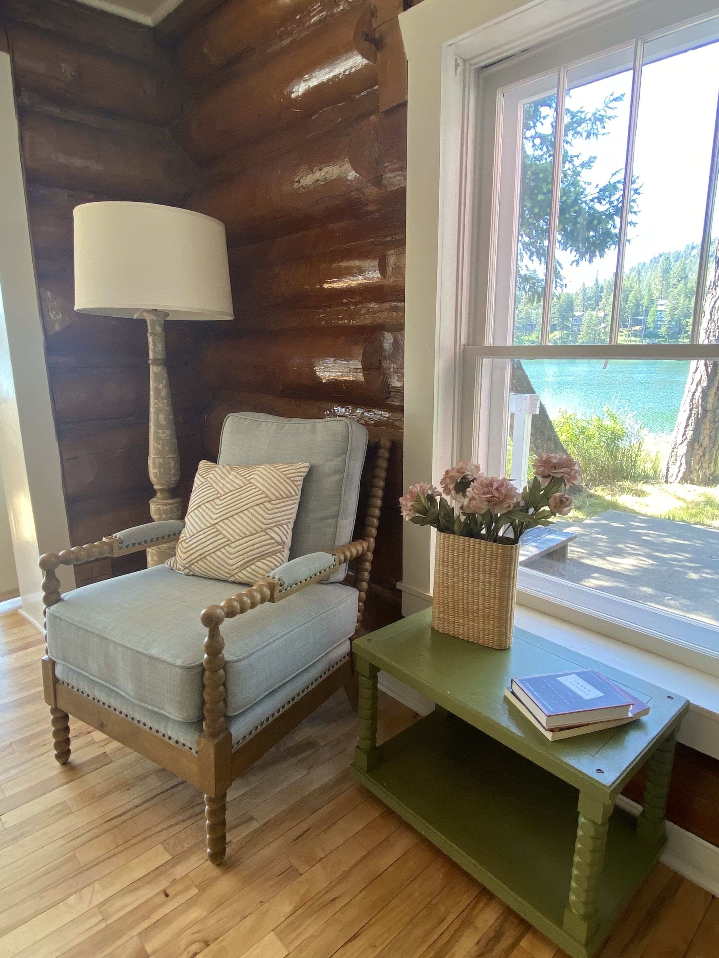 Historic Waterfront Cottage On Foys Lake - Kalispell, MT