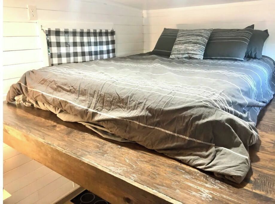 "Fox" Tiny Home In 2 Acre Gated Boutique Resort With Pool! - Buda, TX