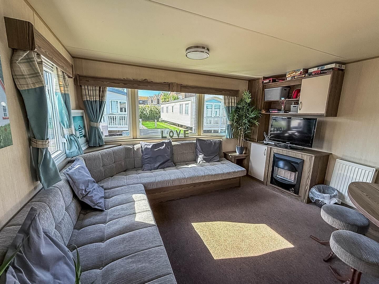 Superb 8 Berth Caravan, Close To Amenities At Caister Beach Ref 30073f - Caister-on-Sea