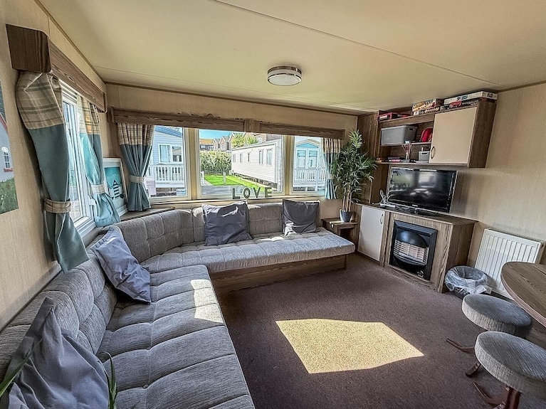 Superb 8 Berth Caravan, Close To Amenities At Caister Beach Ref 30073f - Hemsby