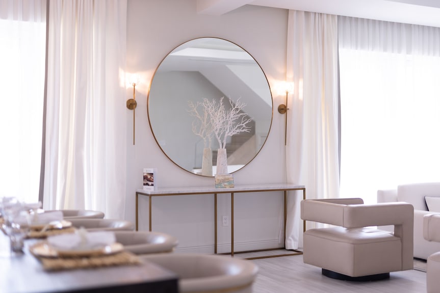 Stunning 5 Br Home-60 Steps To Beach! Tennis-pickleball- Resort Club - 나사우