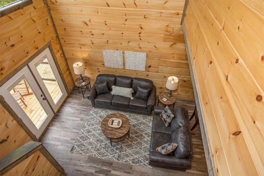 Pet Friendly Fun: Indoor Pool, Hot Tub & Games! - Sevierville