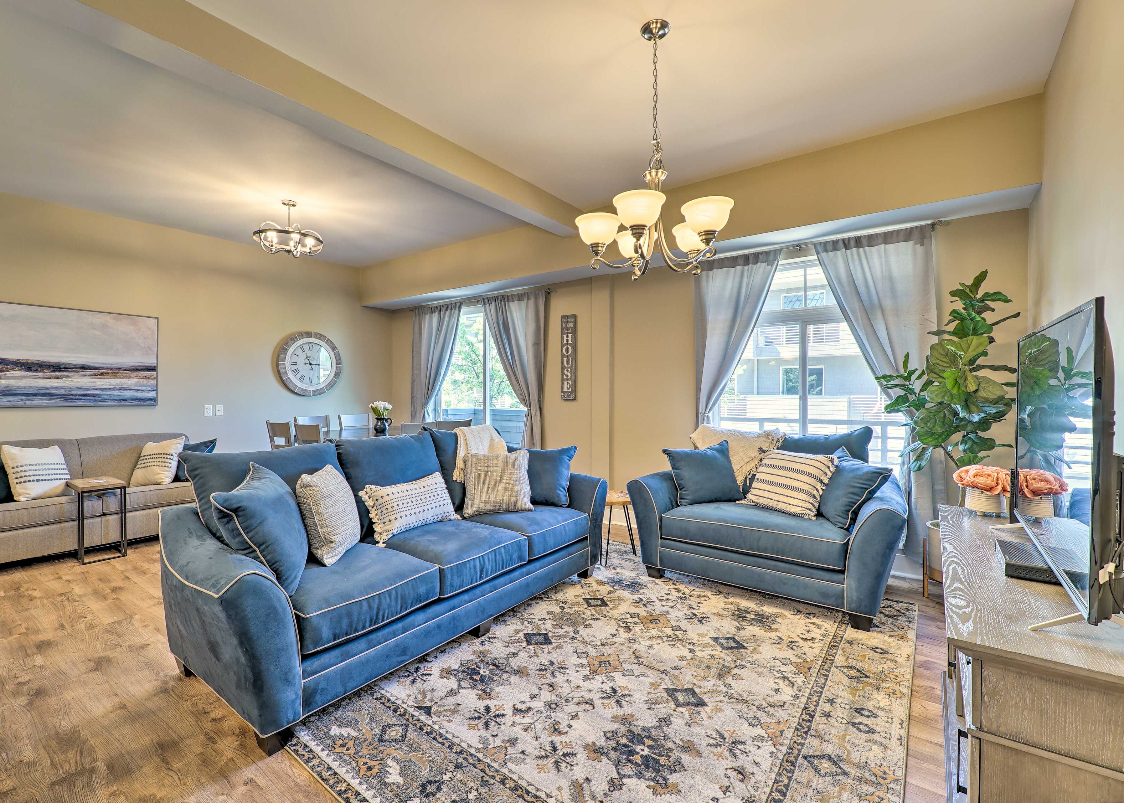 Grand Haven Condo - Walk To Nearby Hot Spots! - Grand Haven, MI