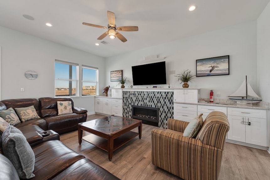 Family Friendly Beach House In Gated Beach Resort - Galveston, TX