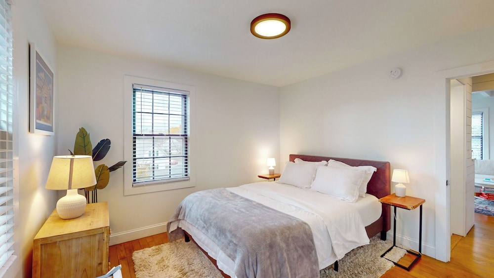 Dt Mystic Renovated 3br Mystic Cape House - Mystic, CT