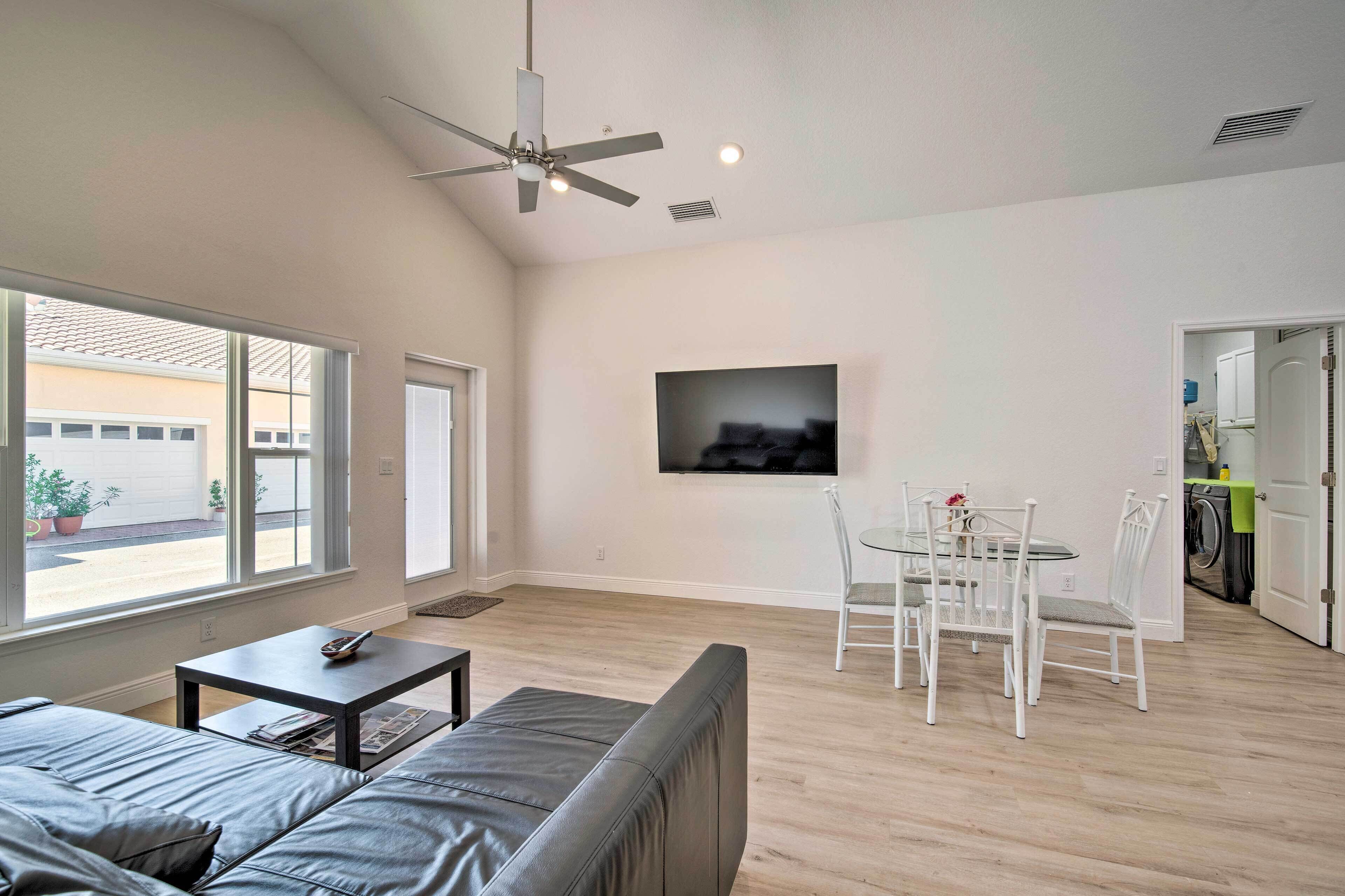 Sleek Tavares Condo 3 Miles To Downtown - Leesburg, FL