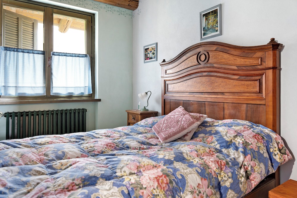 Vacation Home 'Casa Vacanze Il Ginepro' With Garden & Wi-fi - Alba, Piyemonte