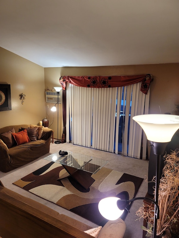 Stylish Two Bedroom Condo - Milwaukee, WI