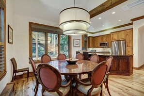 Casa de Férias, 4 quartos | Restaurantes