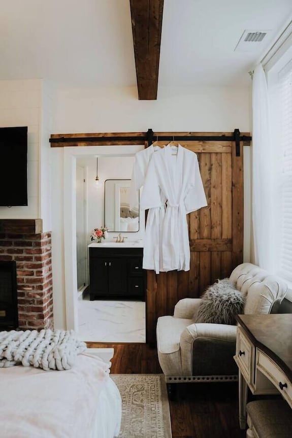 Residences On Main- Yellow Branch Suite - Walhalla, SC