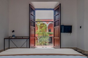 Quarto elite | Cofres nos quartos, escrivaninha, Wi-Fi de cortesia, roupa de cama