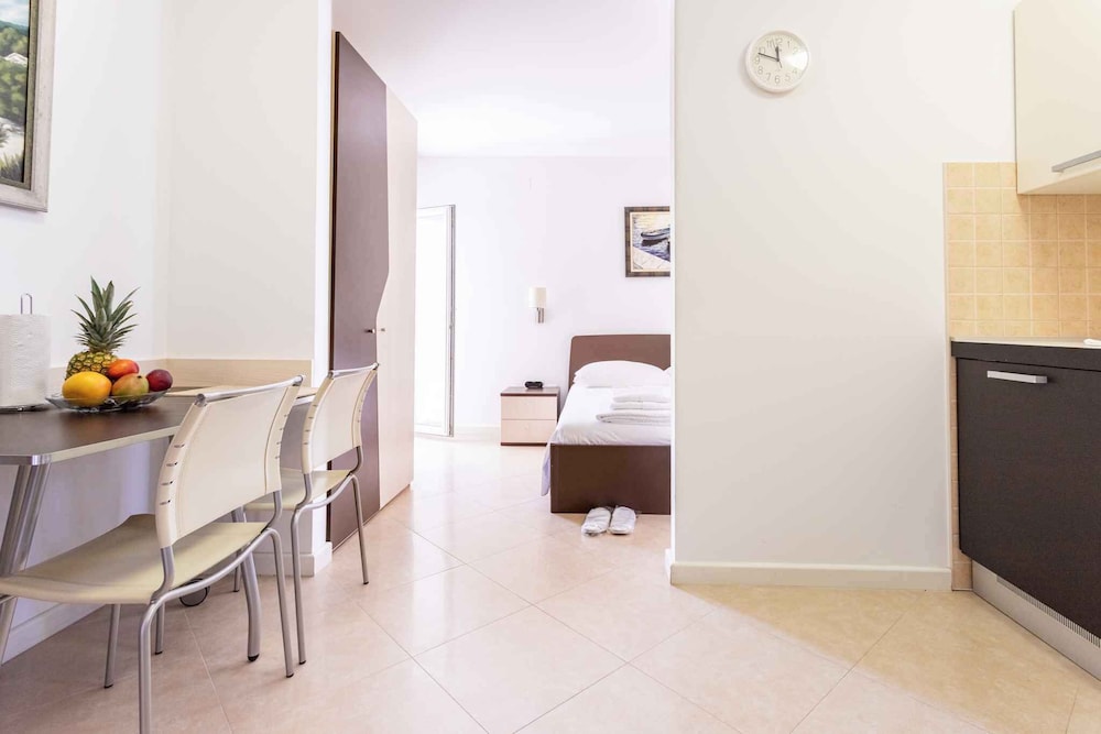 Apartamento Vacacional Con Vistas A La Piscina - Supetar