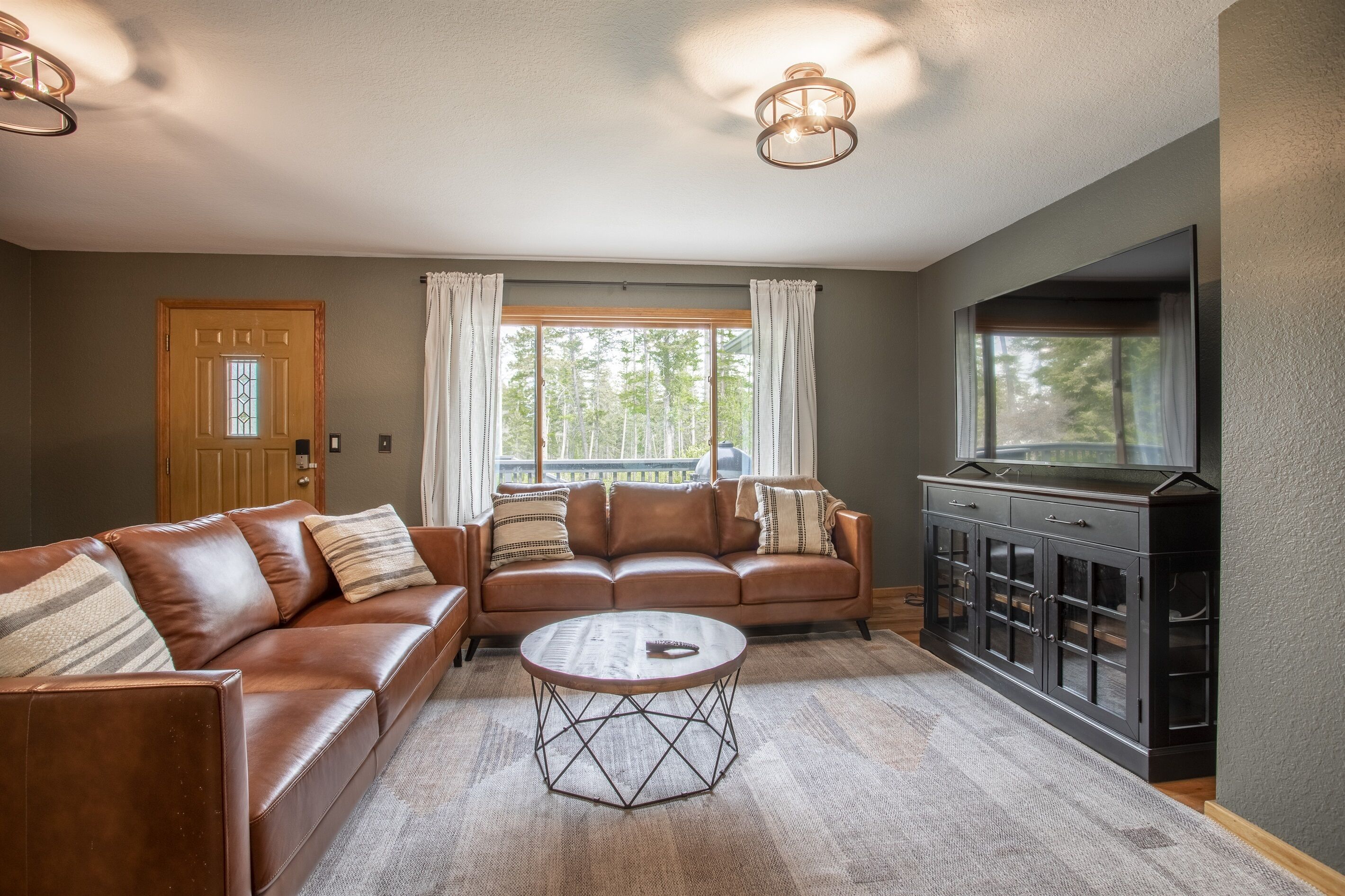 Happytrailshideaway-new Hot Tub! Sleeps 12-near Whitefish - Columbia Falls, MT