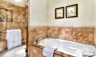 Vila superluxo (Unit 11A) | Banheiro | Secador de cabelo, shampoo