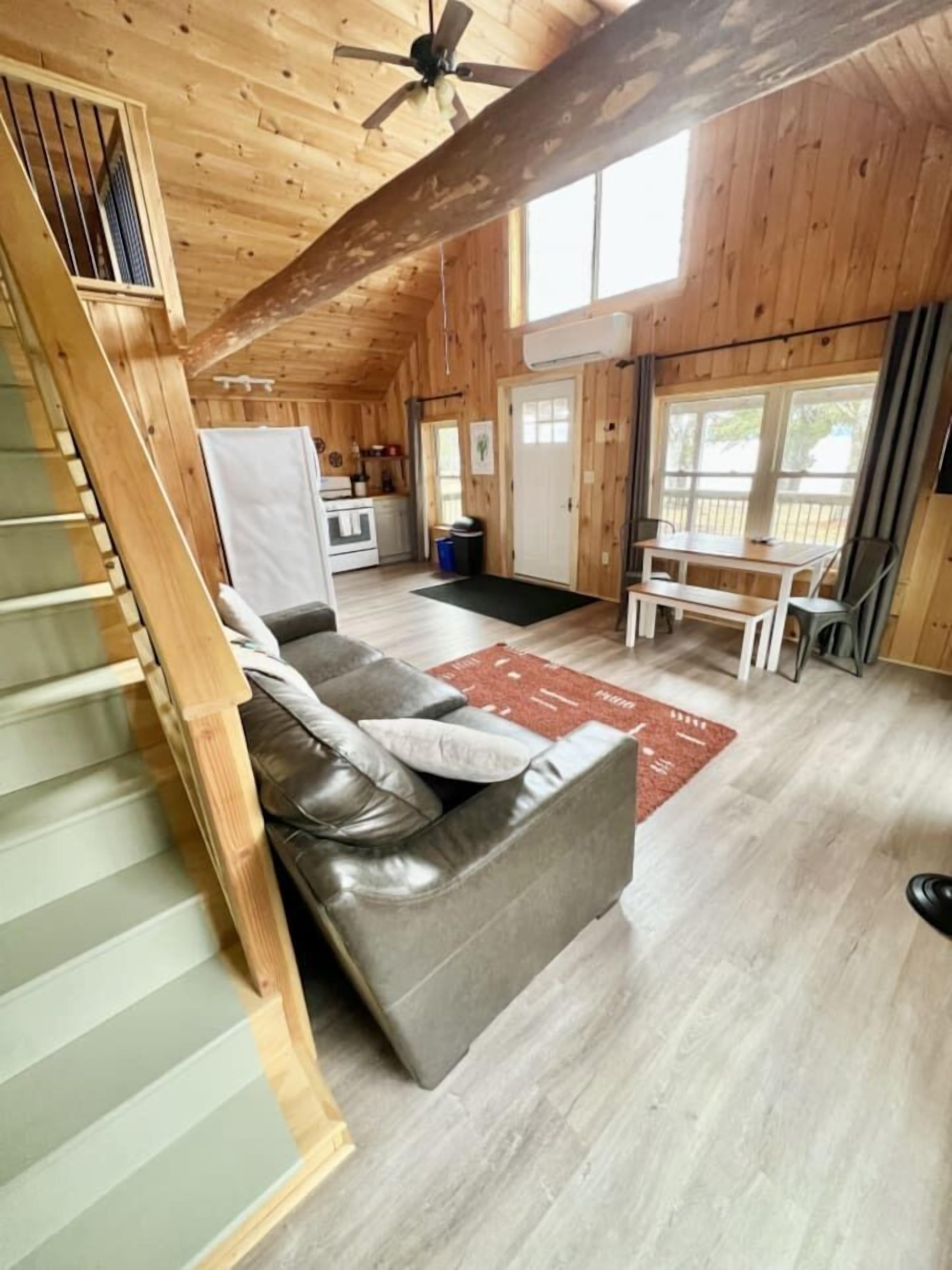 The Getaway- A Cozy Lakeside Cabin - Maine