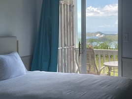 Roupa de alta qualidade, camas de colchão pillowtop, cofre no quarto