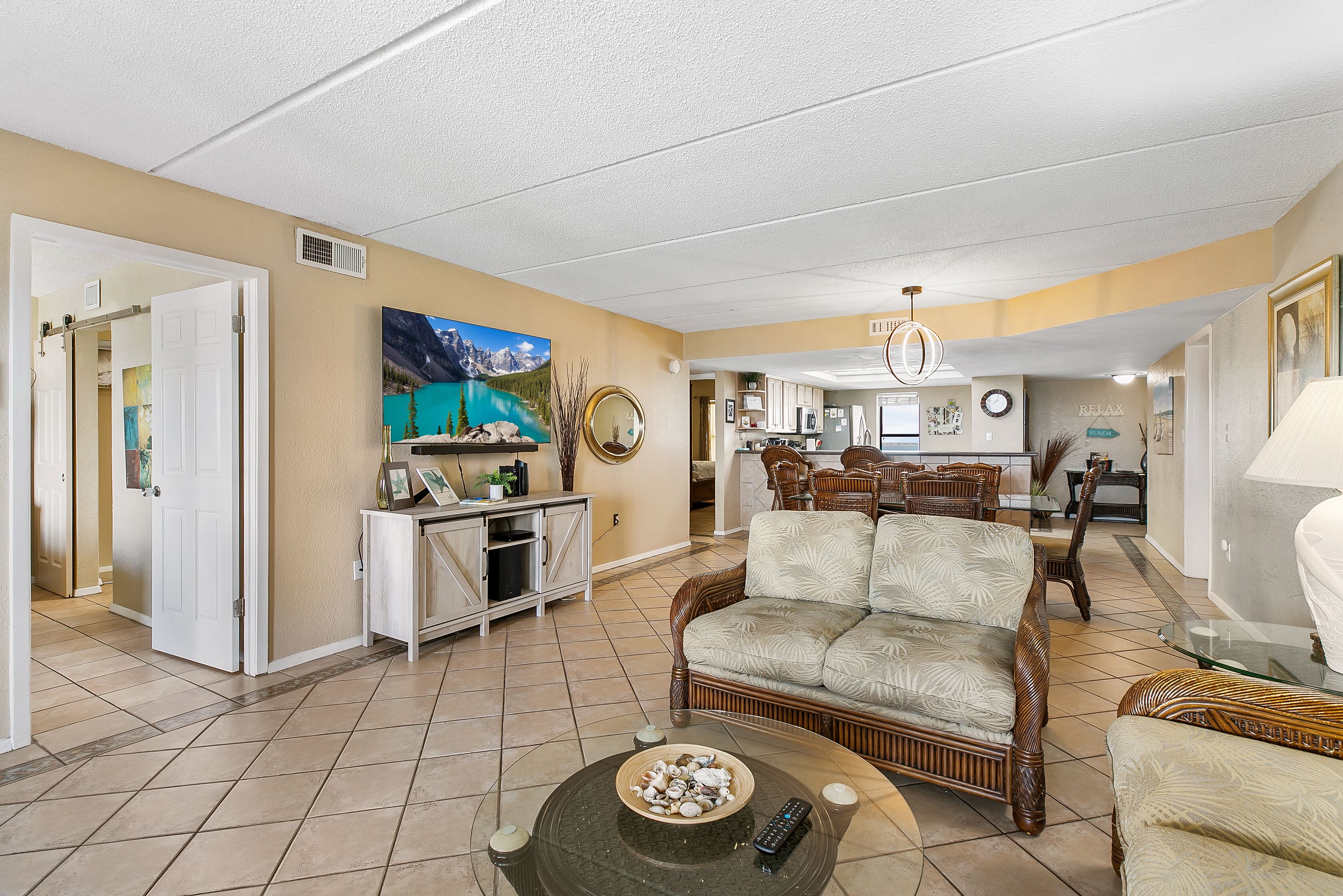 Beach View 3 Bedroom Condo 2 Minute Walk From The Beach! - South Padre Island, TX