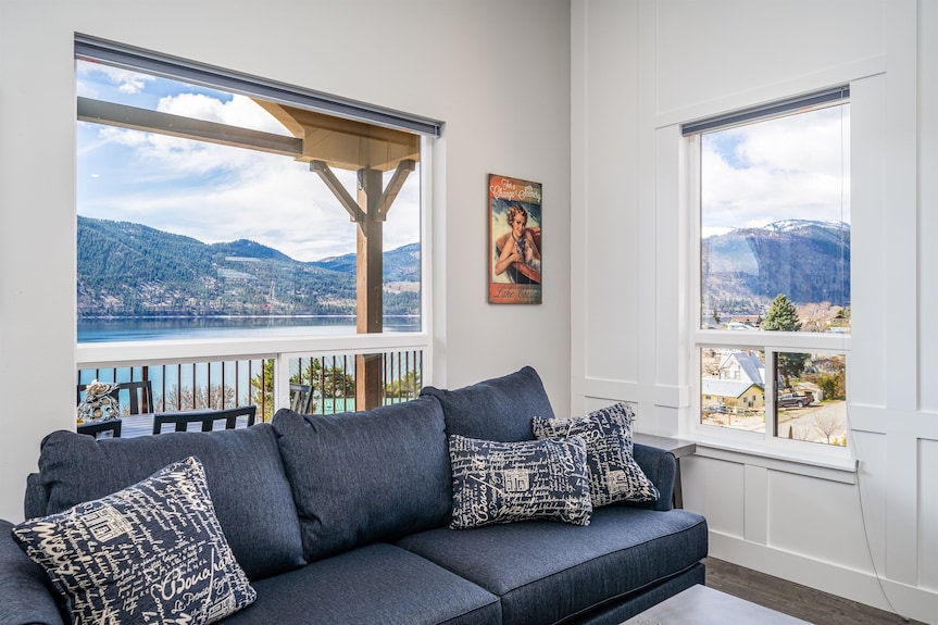 Memorable Lake And Mountain Views Luxury Penthouse - Manson, WA