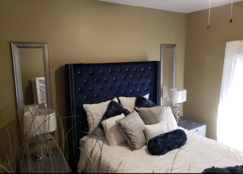 Lovely 2 Bedroom Condo With Marina View And Pool - Kemah, TX