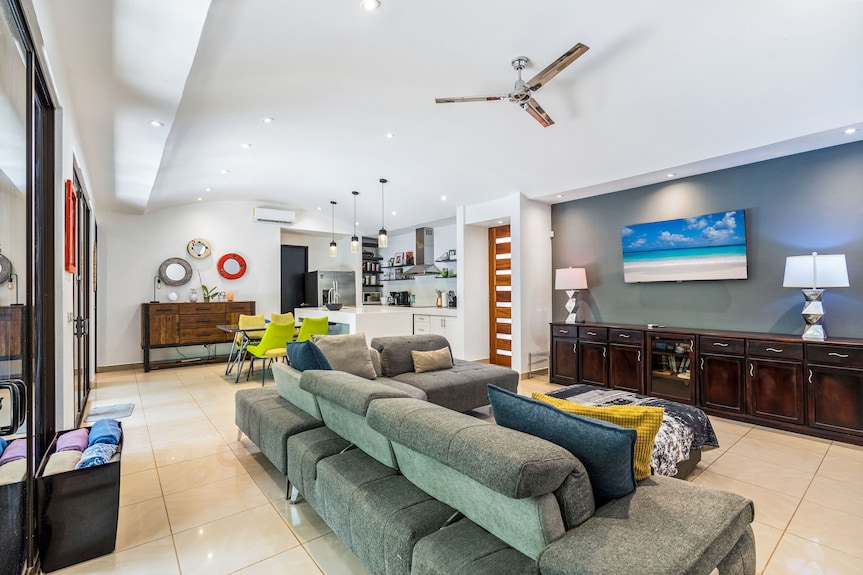 Casa Oasis · Spectacular Private Villa · Walking Distance To The Beach - Tamarindo