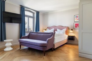 Quarto casal standard, para não fumantes, ar-condicionado | Roupas de cama premium, cofres nos quartos, quartos à prova de som